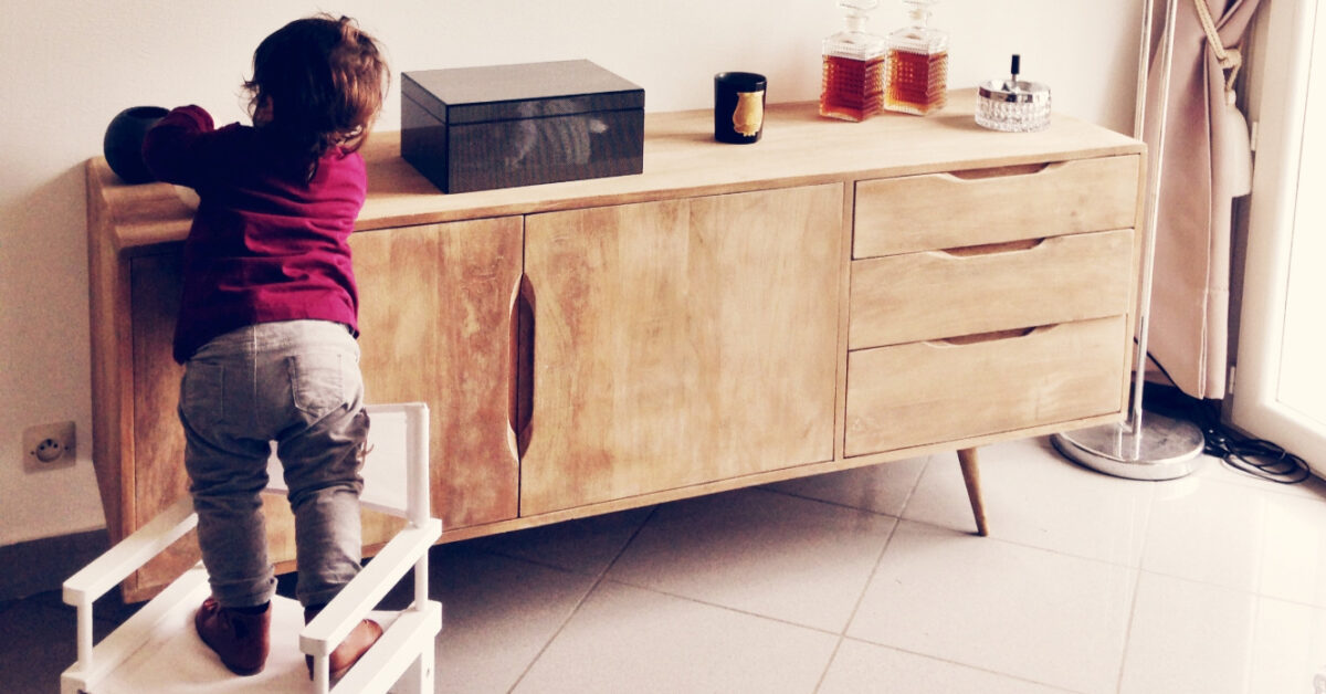 Curious young children taking things apart – Taking Children Seriously