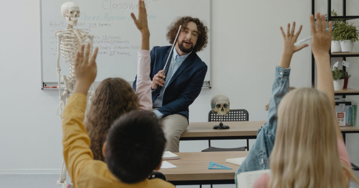 School children have less freedom and choice than prison inmates ...